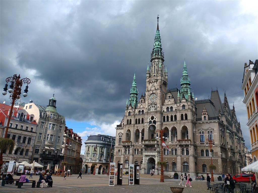 Liberec – Odkryj Perłę Czech! Atrakcje, Góry i Rozrywka